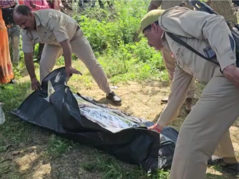 Dead body of youth found hanging from rosewood tree in Sambhal, not ...