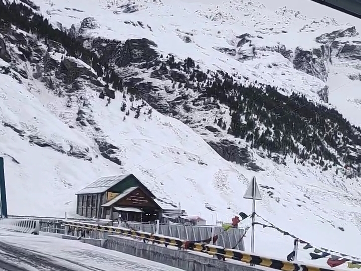 Himachal Snowfall Photos, Mountains Full Of Snow, Ground Areas Facing Rainfall | बर्फ से लकदक ...