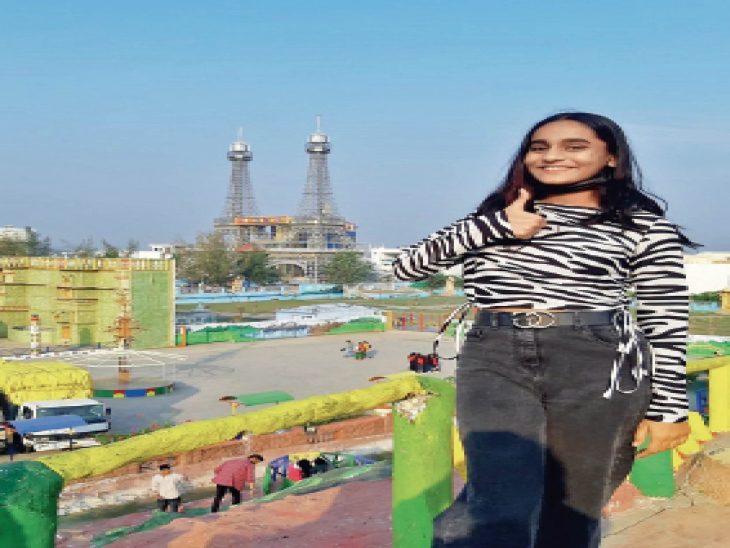 Class IX student jumps to death from seventh floor, debt-ridden woman ...