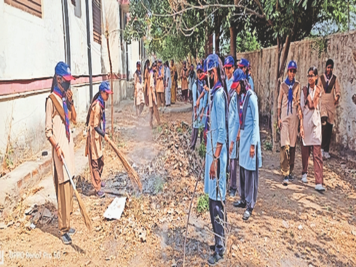 Message of cleanliness given in girls school | बालिका स्कूल में ...