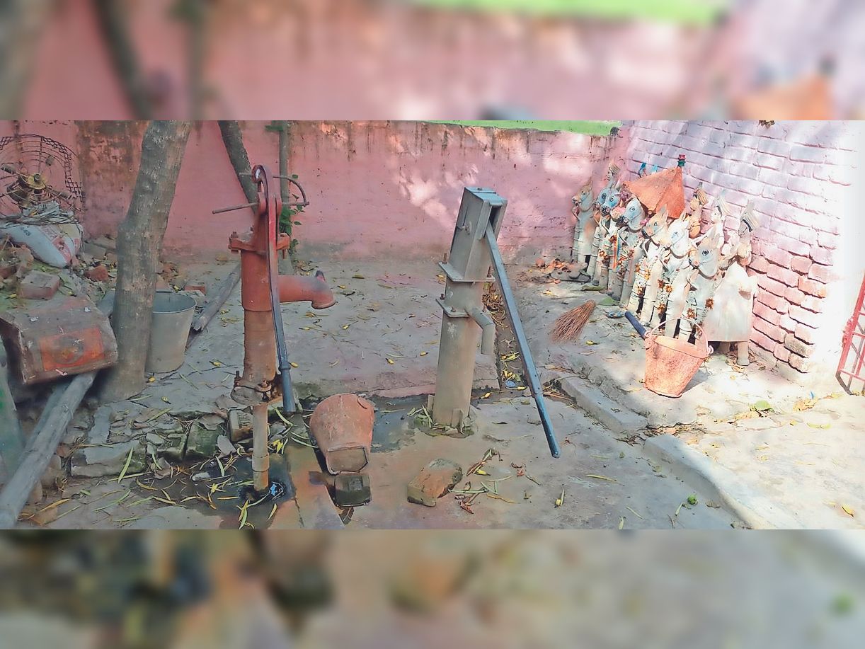 The water crisis deepened among the population of 5000, the water level ...