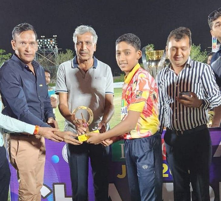 Siddharth's all-rounder performance in the final won the team | कोठारी ...