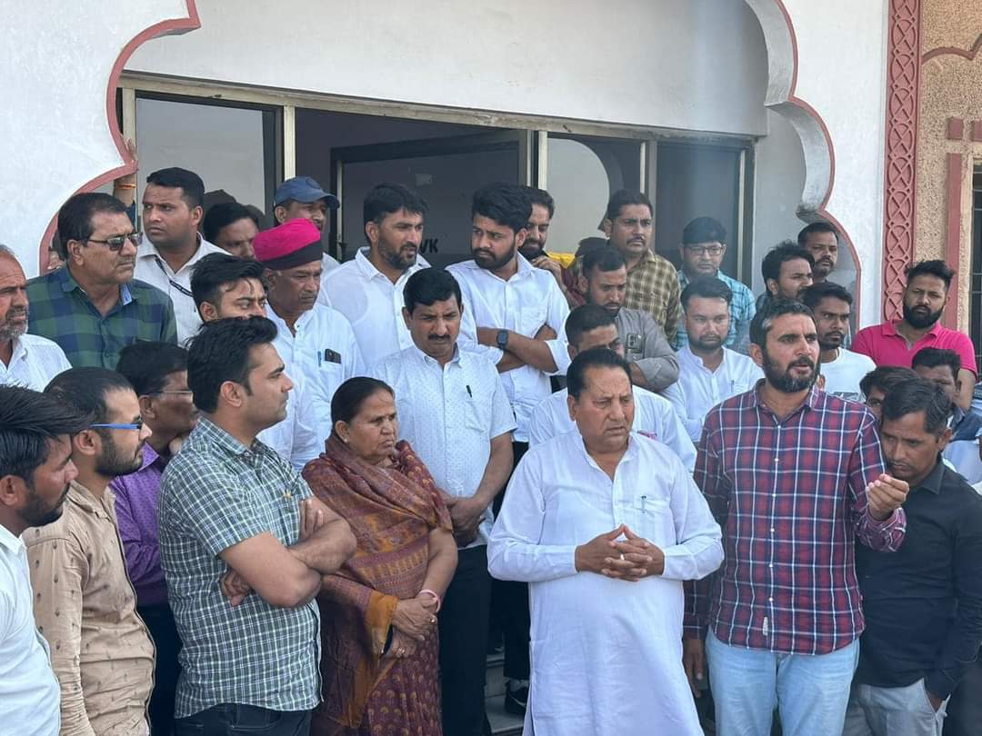 GVK toll employees protest against salary payment, graduation, toll ...