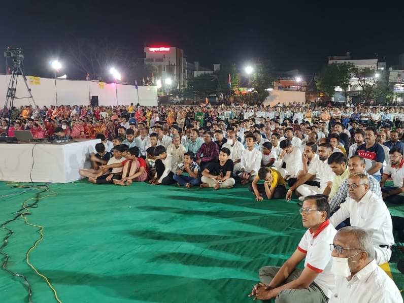 Pravara Praveen Rishi giving discourse, said - the best thing to do is ...