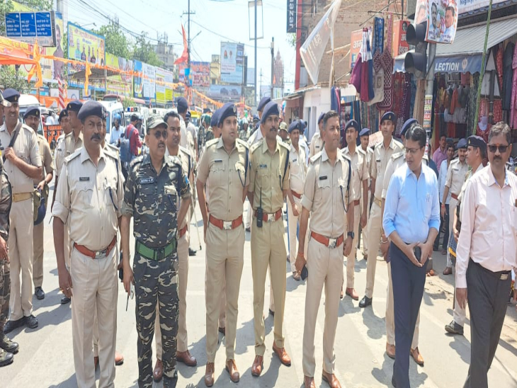 SSP, City SP and officers seen in action mode in the main road of the ...