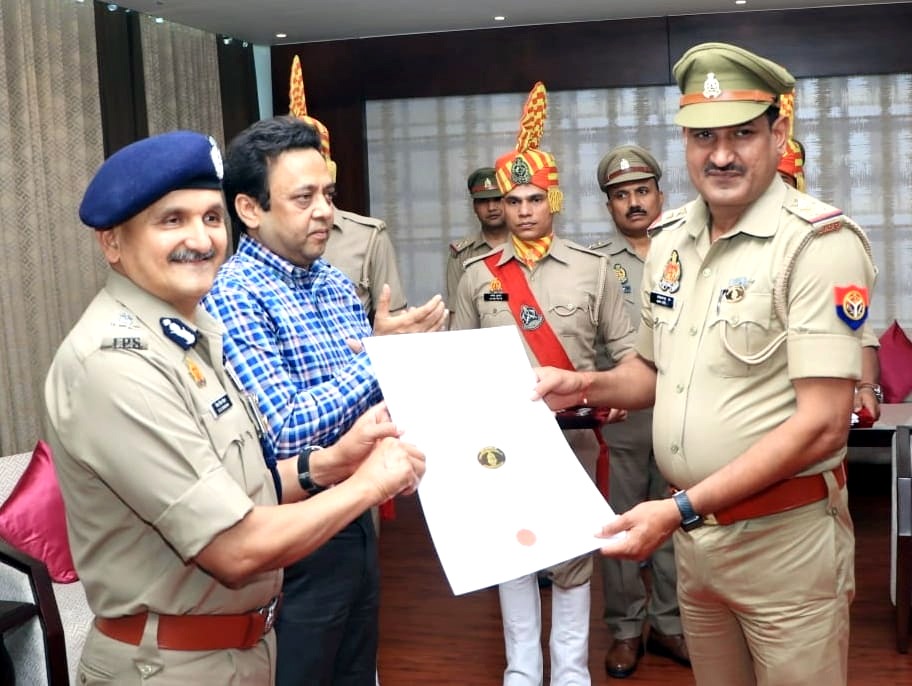 Program organized in the auditorium of DGP Headquarters in Lucknow, DGP ...