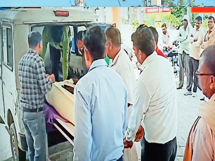 Bike Rider Dies After Being Hit By A Car कार की चपेट में आने से बाइक