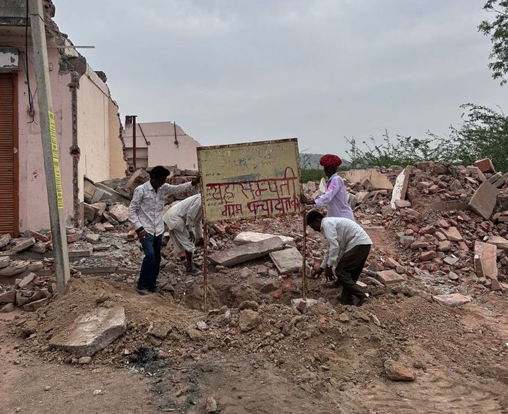Two shops were broken, action will be taken soon on the encroachment ...