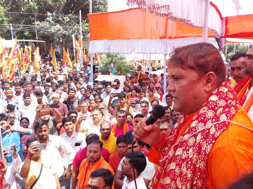 Devotees reached the Dhaneshwar Ghat temple, the city MLA laid the ...