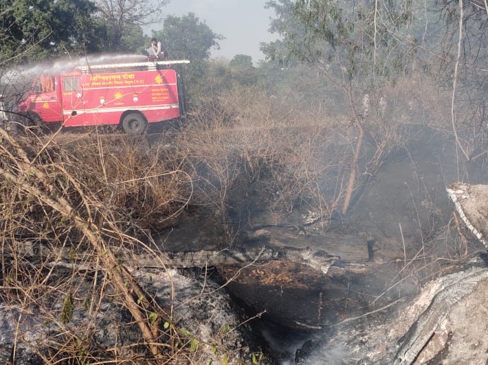 Loss of Rs 1.5 lakh to farmer in village Gurgaon, fire brigade saved ...