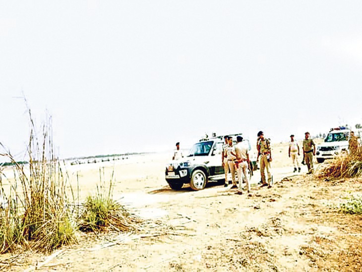 SSP inspected sand ghat in Falgu river | अवैध खनन के खिलाफ रोक लगाने का ...