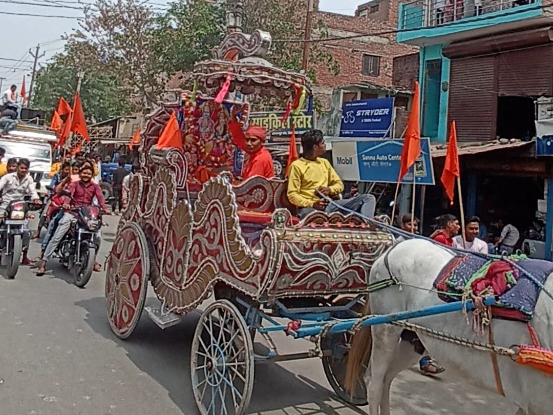 Jai Shri Ram's Jai Ghosh Devotees showered flowers | बड़े ही धूमधाम से ...