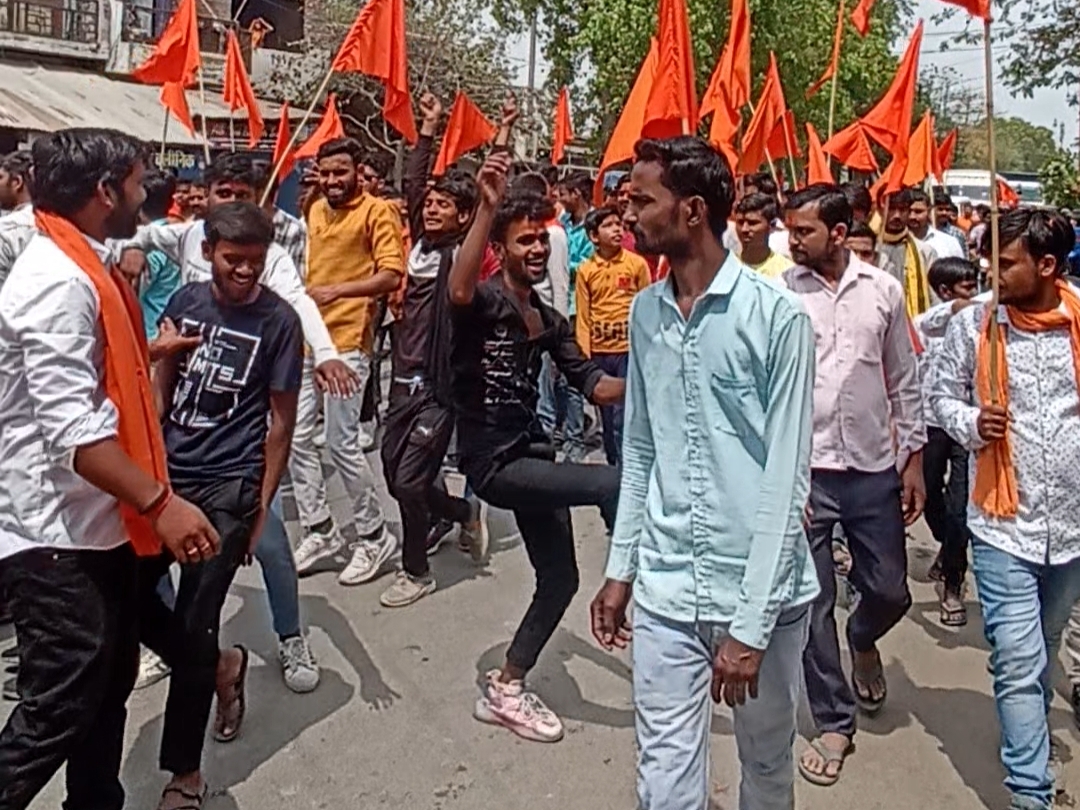 Jai Shri Ram's Jai Ghosh Devotees showered flowers | बड़े ही धूमधाम से ...
