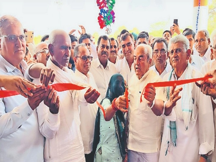 Bishnoi inaugurated the Gram Panchayat building of Dangra and Khasaravi ...