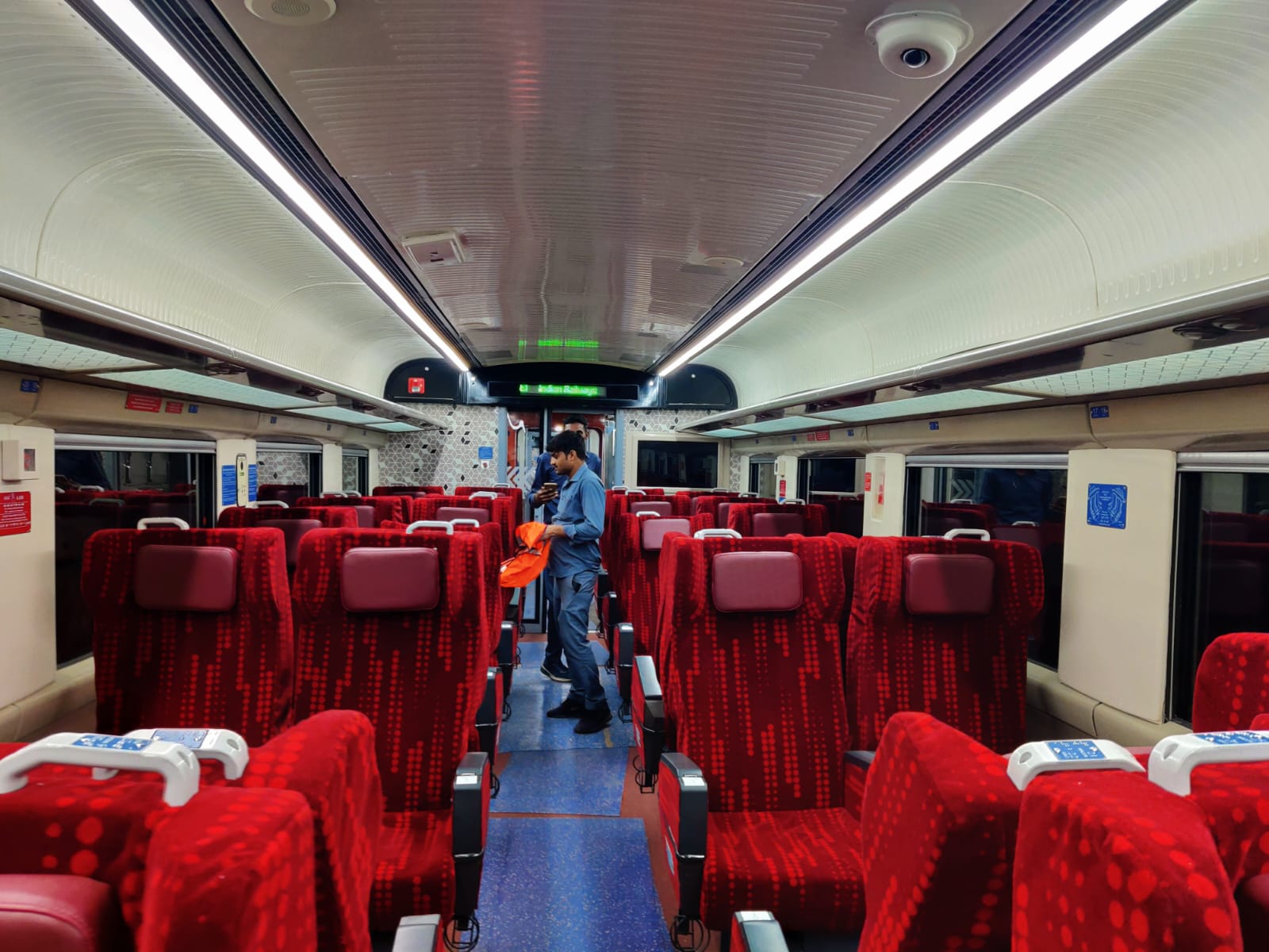 Bhopal Delhi Vande Bharat Train Schedule; Narendra Modi RKMP Station ...