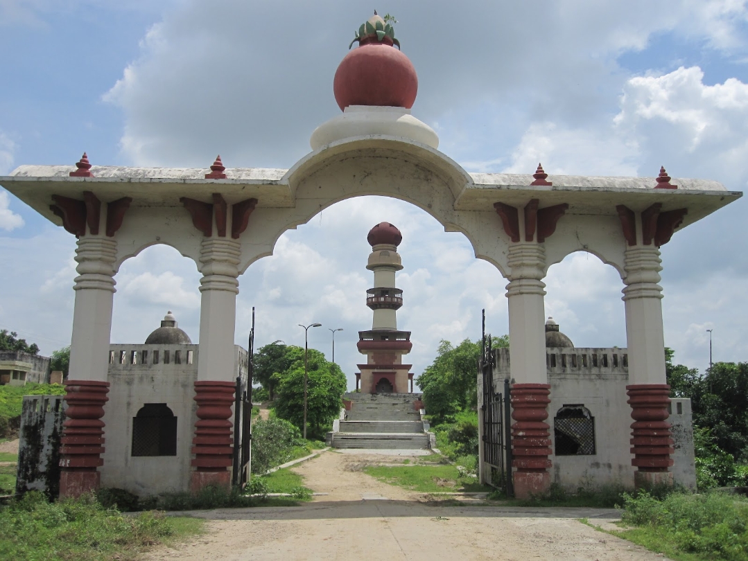 While swinging the swivel gate fell, 11-year-old child died by pressing ...