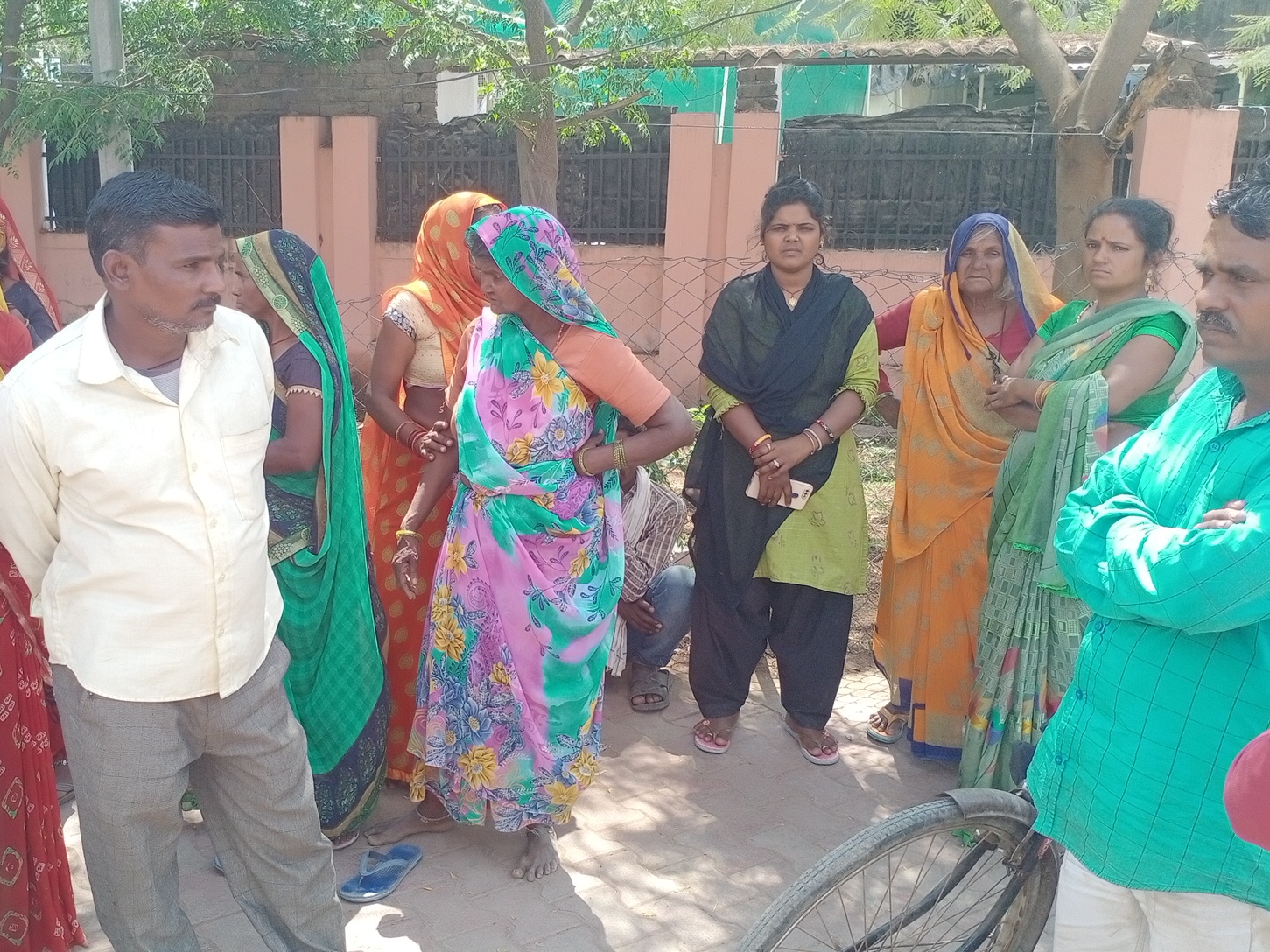 Children said - Mummy, Papa had a fight, Mummy had hit Papa with stones ...