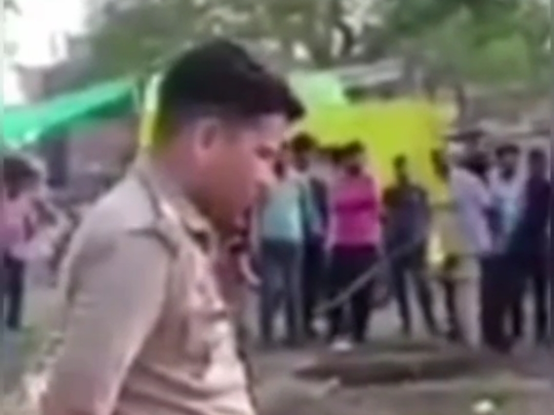 Had come from Kannauj to offer flag and jaware, the relatives searched ...