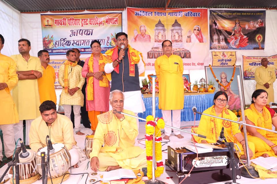 Flags installed in 21 houses along with Kalash Yatra, Deep Yagya and ...