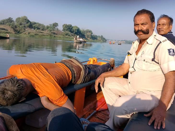Dead body of youth drowned in Rewa Tamsa river found after 39 hours ...