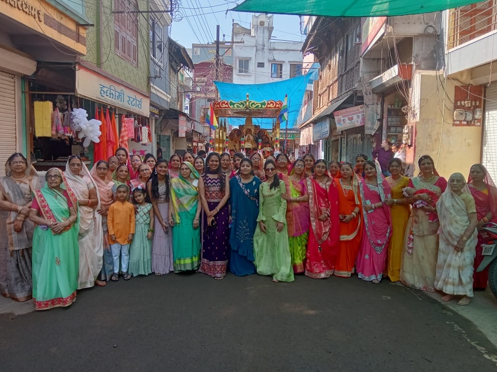 Digambara Jain Samaj took out a procession, Shreeji's anointing took ...