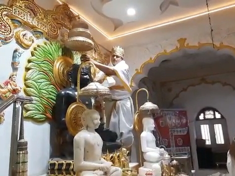 धूमधाम से श्री दिगंबर जैन समाज ने निकाली श्रीजी की शोभायात्रा, शाम को ...