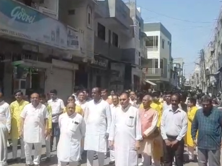 Jain society took out Varghoda, danced in devotion | महावीर जयंती मनाई ...