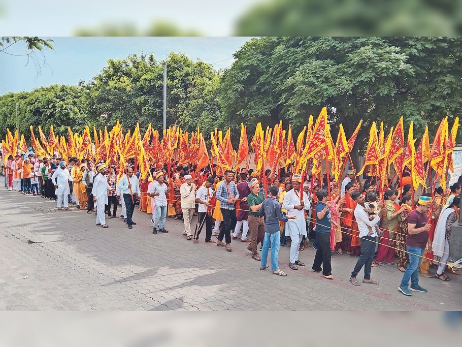 Dhwaj Yatra taken out for the birth anniversary of Hanuman ji, offering ...