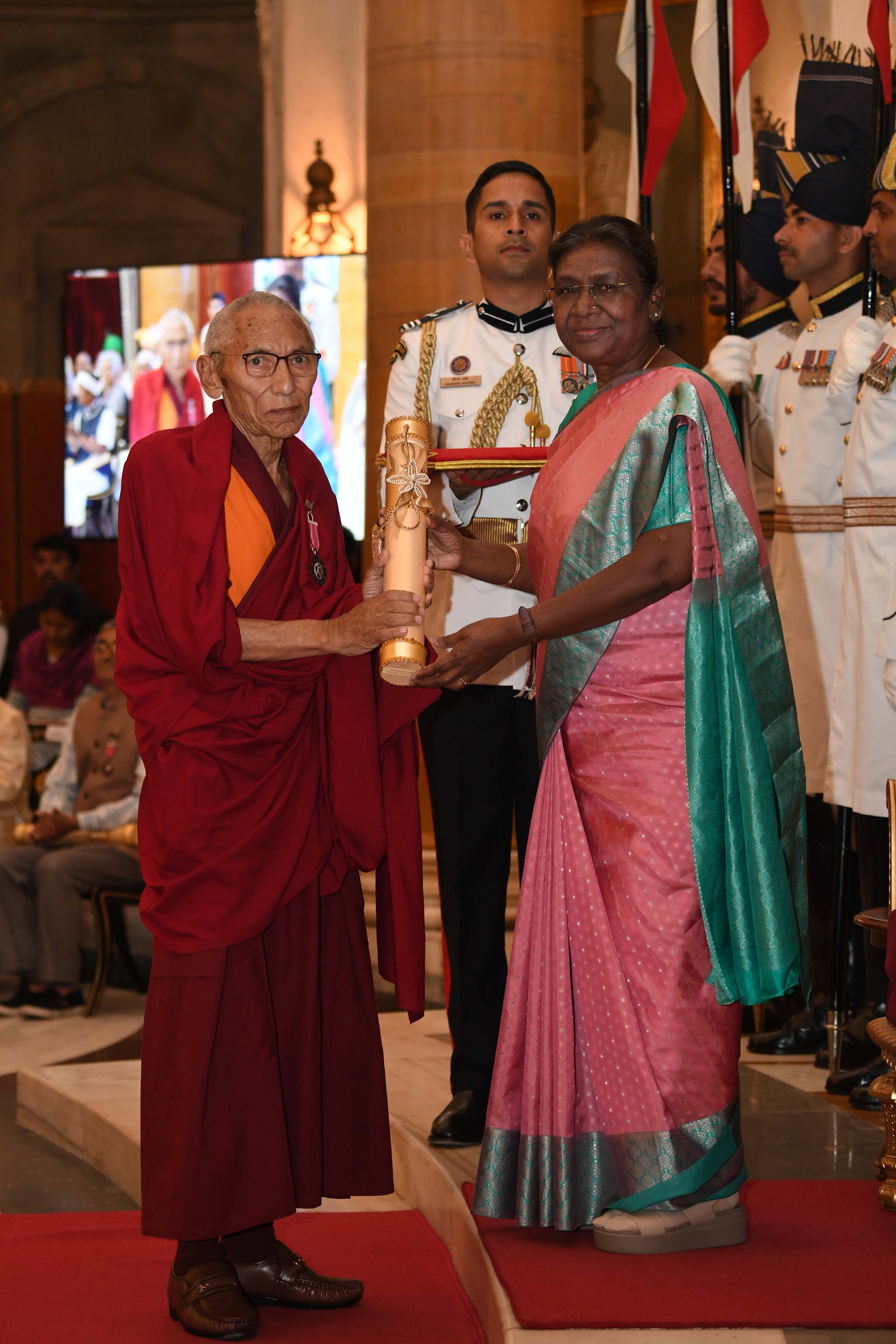 53 celebrities honored with Padma Awards - Mulayam Singh, Dilip ...
