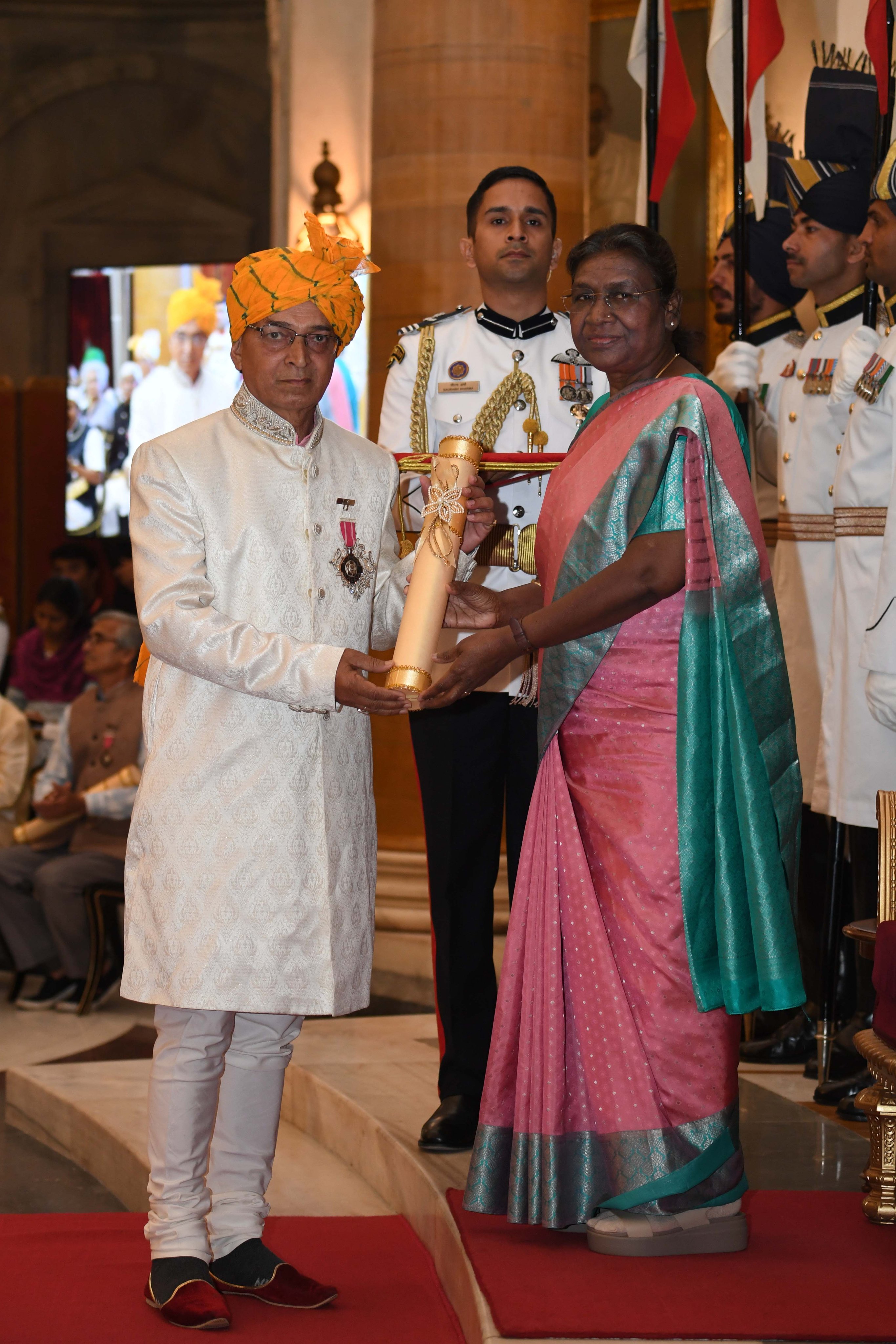 53 celebrities honored with Padma Awards - Mulayam Singh, Dilip ...