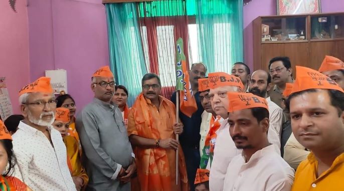 Workers celebrate 44th Foundation Day Former minister Dr. Neelkanth ...