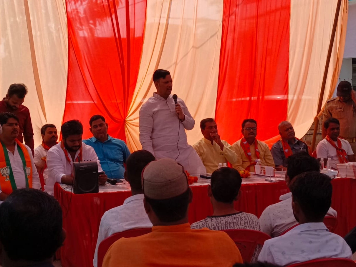 Flag hoisted at Dalit leader's house, said - youth will get chance in ...