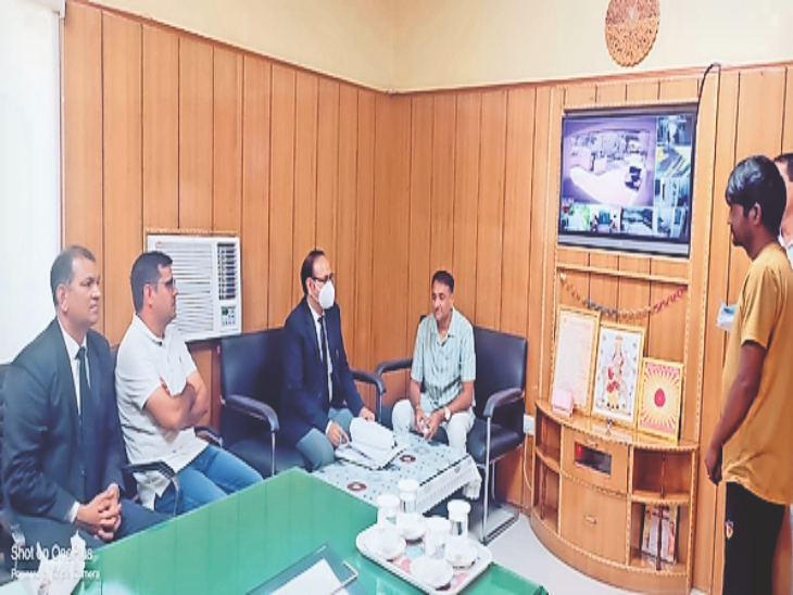 CJM settled three cases by setting up Lok Adalat in District Jail ...