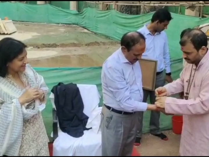 Worshiped Mata Vindhyavasini with wife Aruni Doval, appreciated Vindhya Corridor under ...