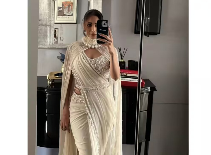 Malaika Arora looked gorgeous in all white look, Seen in royal look ...