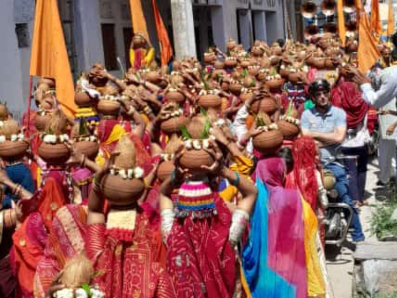 201 women took out the Kalash Yatra, a flood of reverence gathered at ...