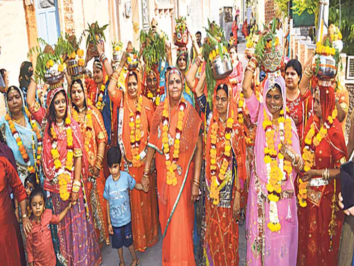 The women of the Shrimali community offered water to Gaur Mata, the ...