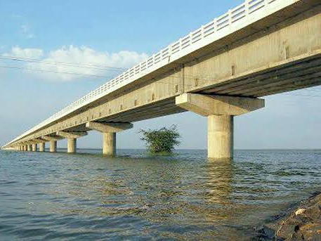 Anjad to Manavar distance will be less | नर्मदा नदी पर पुल को मिली ...