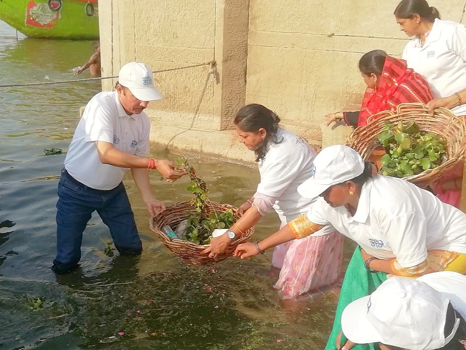 Cleanliness campaign launched at the Ghat, said- Both the roots of ...