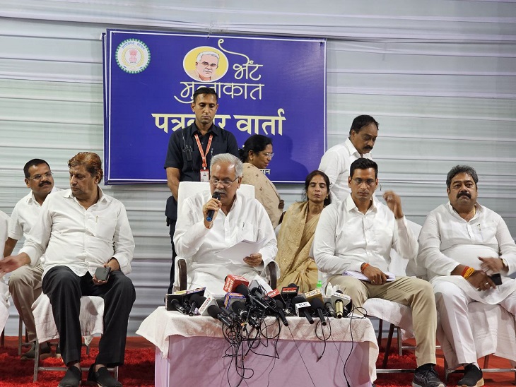तालाब में लगातार 8 घंटे तैराकी, चंद्रकला का नाम गोल्डन बुक ऑफ वर्ल्ड ...
