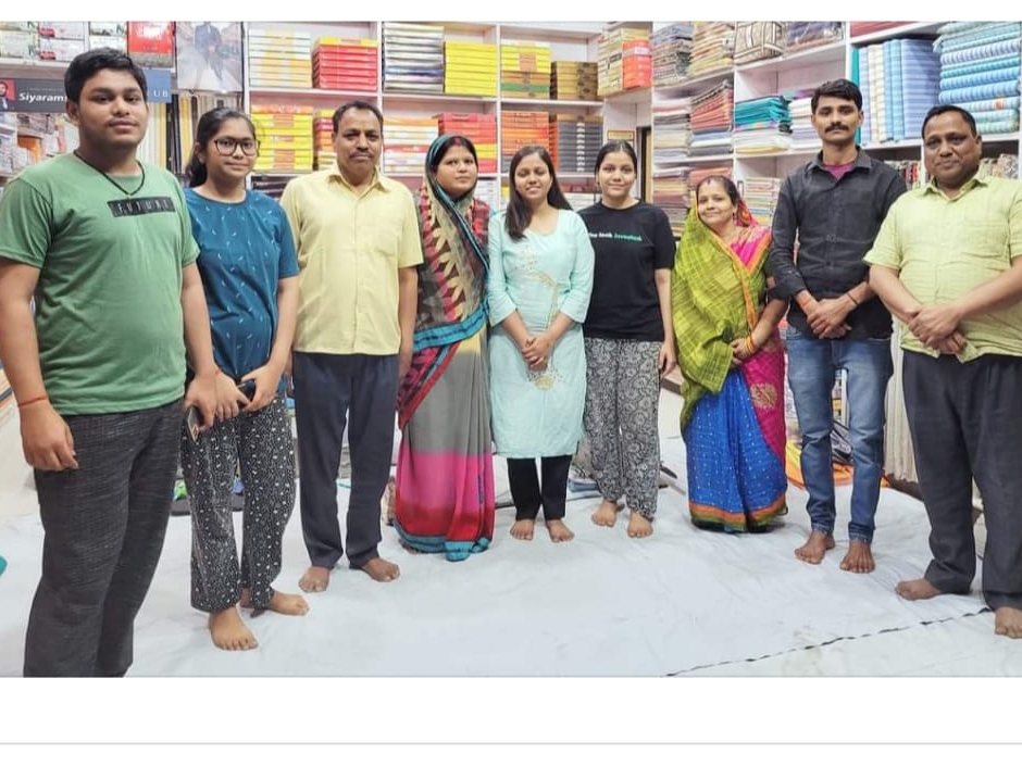 Reshu Jain became Naib Tehsildar after getting 8th rank ...