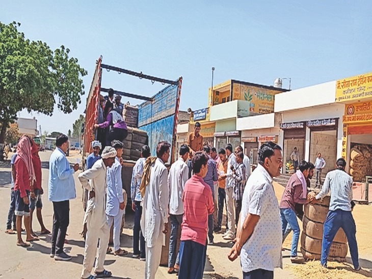Wheat was not procured in Kalayat grain market even on the fourth day ...