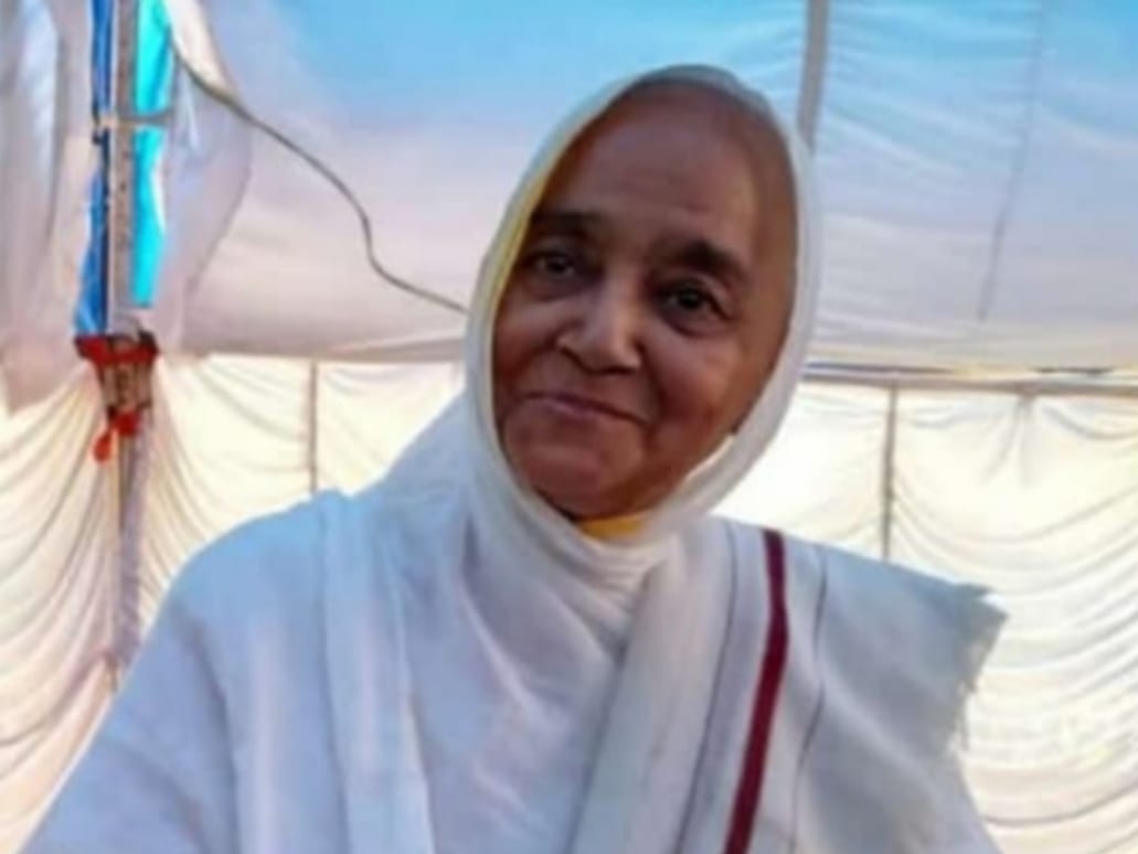 Mass chanting of Navkar Mahamantra was organized in Paushadshala Bhavan ...