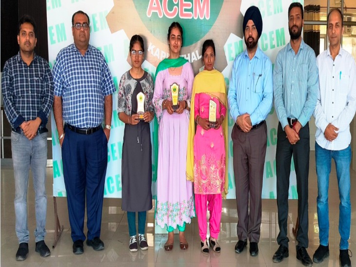 B.Tech (CSC) first semester akanksha scored 72 percent marks | परीक्षा ...