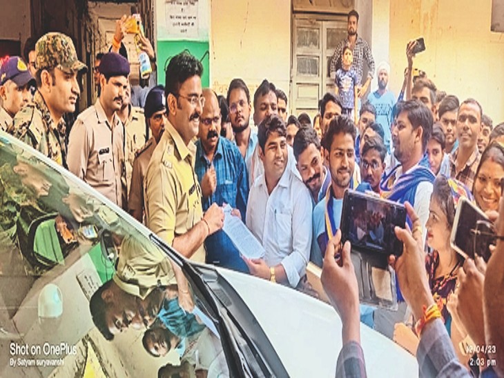 Bhim Army submitted memorandum to SP, said- Police has registered false ...