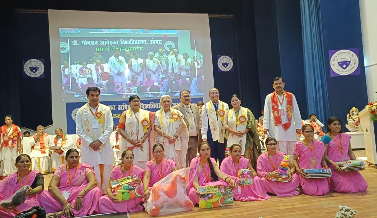 Governor Anandiben Patel will give medals to the meritorious, Huma ...