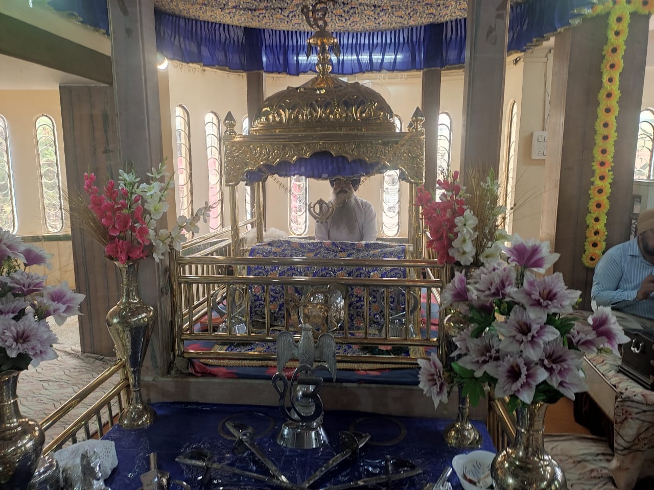 Worship of Akhand Path Sahib in Gurdwara ends with worship, langar ...