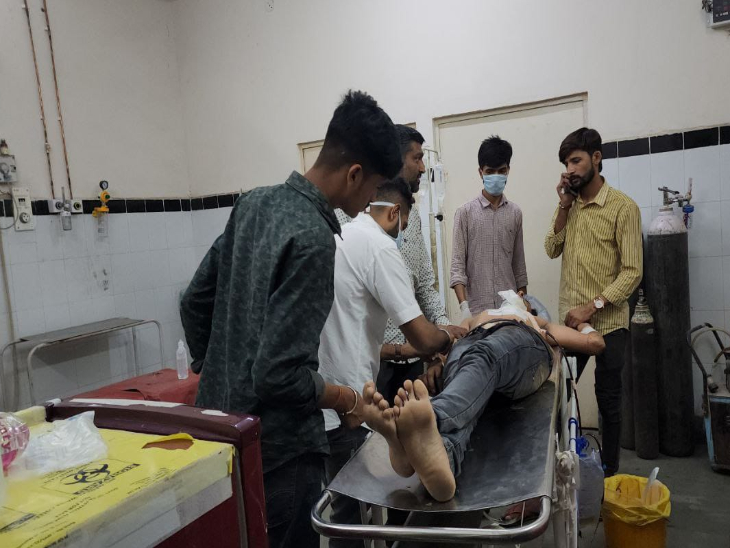 rajasthan barmer sedwa E-Mitra operator attacked with knife, seriously ...