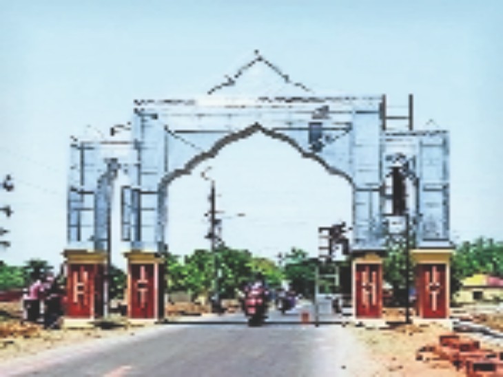 The Bulganin Gate, a symbol of India-Russia friendship, is now in a new ...