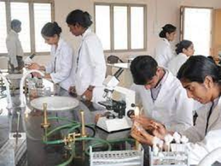 Janson, the inventor of the compound microscope, was remembered. | लैब ...